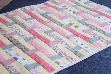 Små blomstrede striber i patchwork - StyleDesignCreate